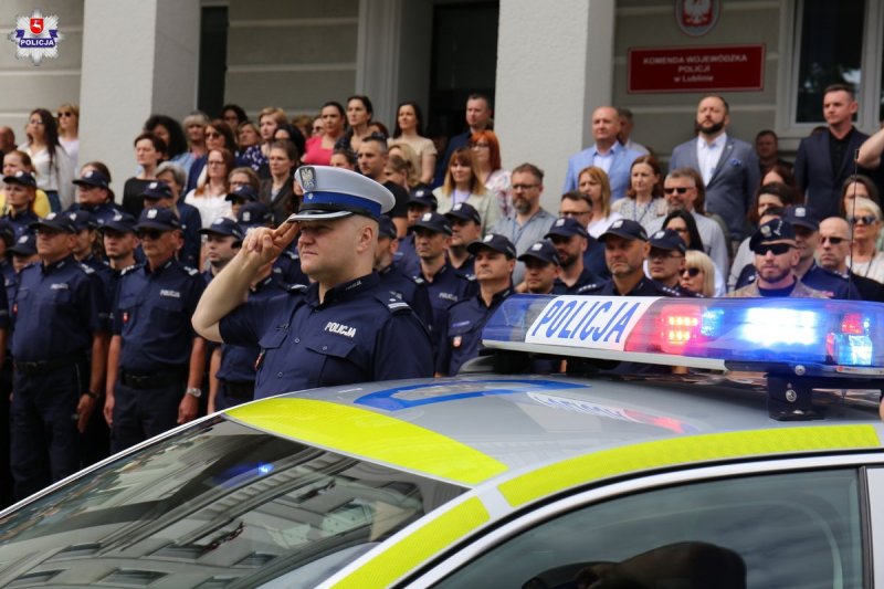 Policjanci z lubelskiego garnizonu policji oddali hołd zmarłemu ...