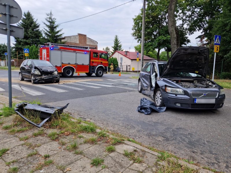 Kolejny wypadek na tym skrzyżowaniu. Na rękach poszkodowanej kobiety pojawiły się kajdanki ...