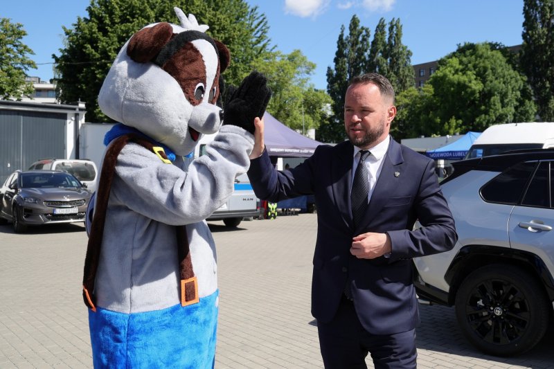 Ratek nową maskotką numeru alarmowego 112. Laureaci konkursu odebrali ...